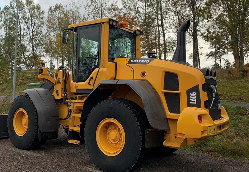 Gul hjullastare Volvo L60 G stulen på en gård sydväst om Bankeryd